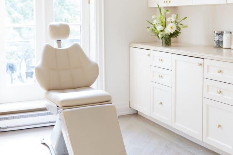 Toronto Plastic Surgeon Dr. Motakis - Expert Cosmetic Surgery in Ontario